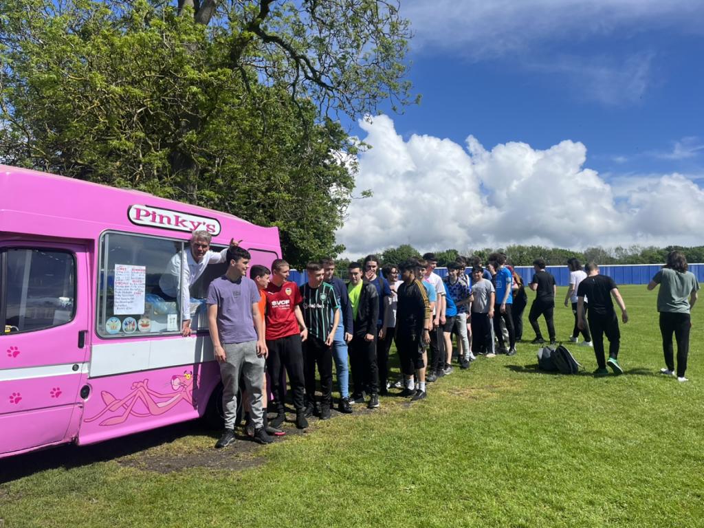 6th Year Breakfast and Sports Day- Pics – St Paul's College